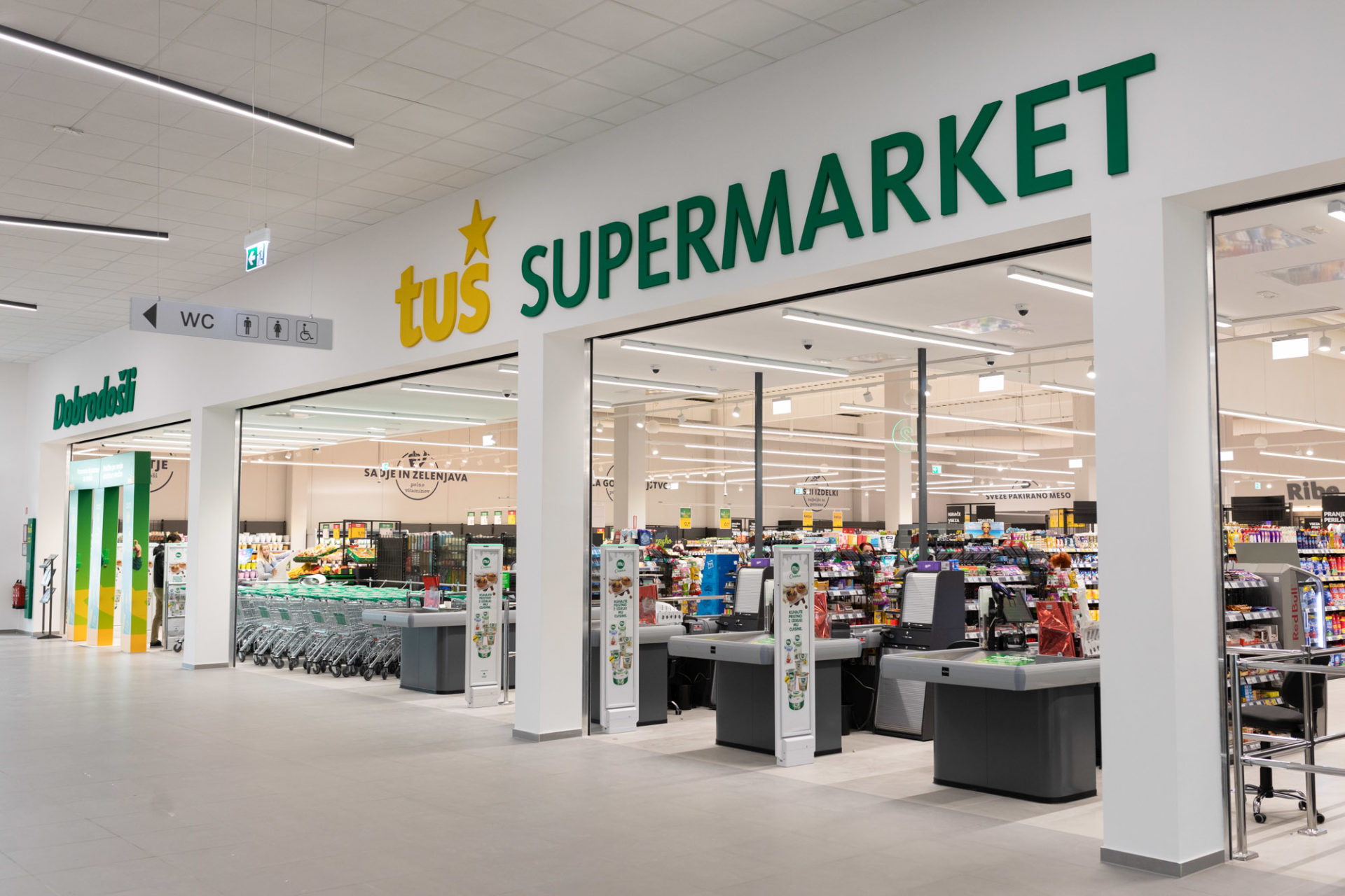 Prenovljen Tuš supermarket Maribor Pobrežje - Tuš trgovine